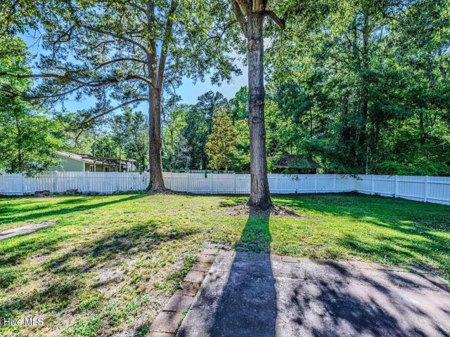 800 Mill River Road