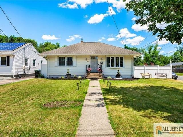 800 N Washington Ave, Dunellen, NJ 08812