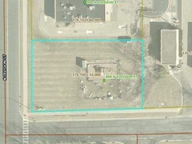 800 N Division St, Roberts, WI 54023