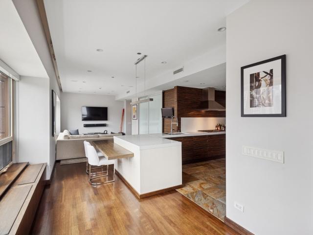 800 N Michigan Avenue # 2502