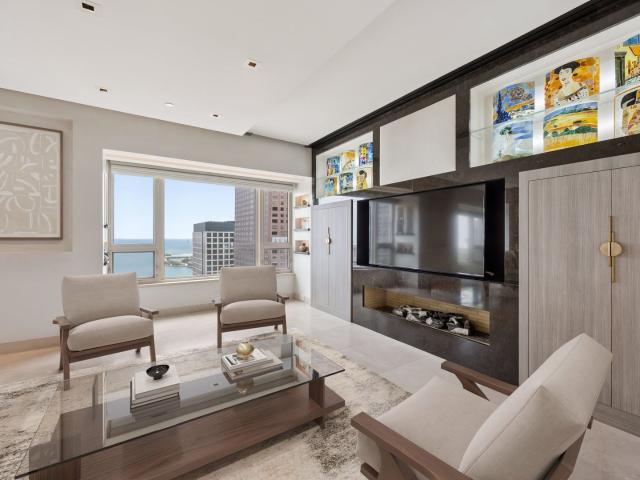 800 N Michigan Avenue # 3301