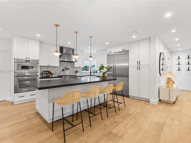 800 NE 72nd St, Miami, FL 33138 | MLS #A11937