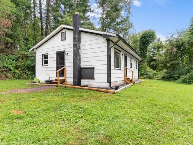 800 Nuckolls Curve Rd, Galax, VA 24333