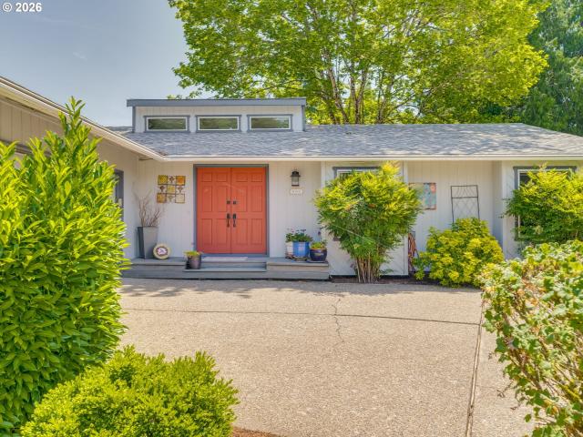 800 nw michelbook ln
