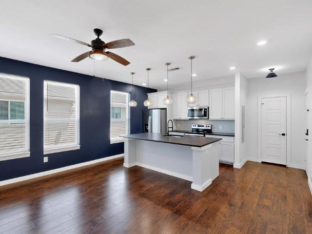 800 S Welch St, Unit 208, Denton, TX 76201 | MLS #21154 | Compass