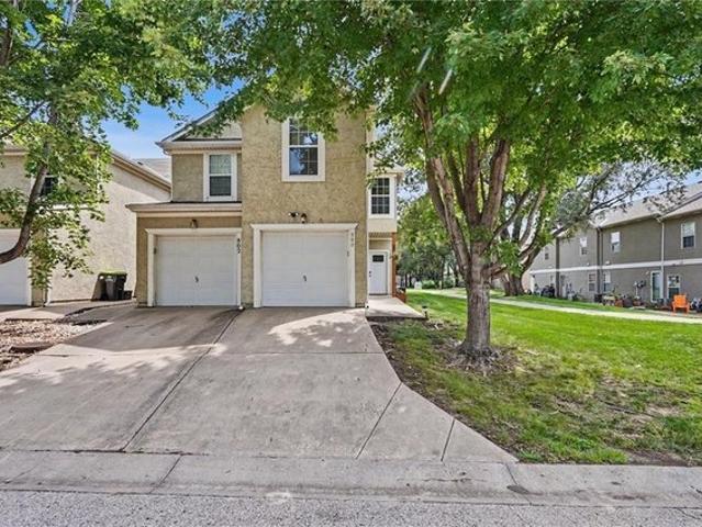 800 S Woodson Ct, Gardner, KS 66030