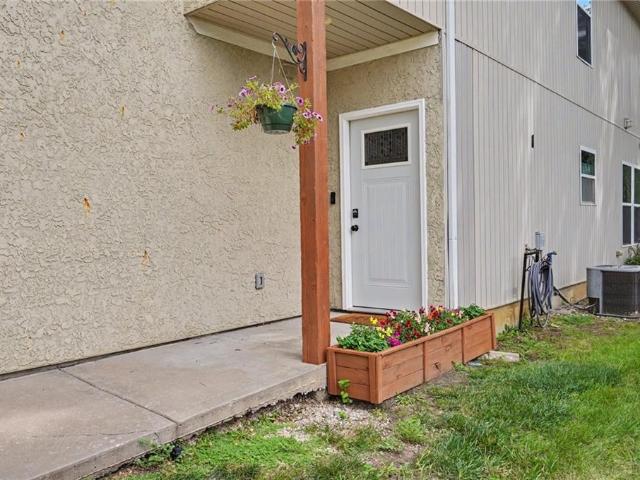 800 S Woodson Court