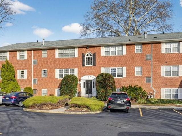 800 South Ave Apt B4, Secane, PA 19018