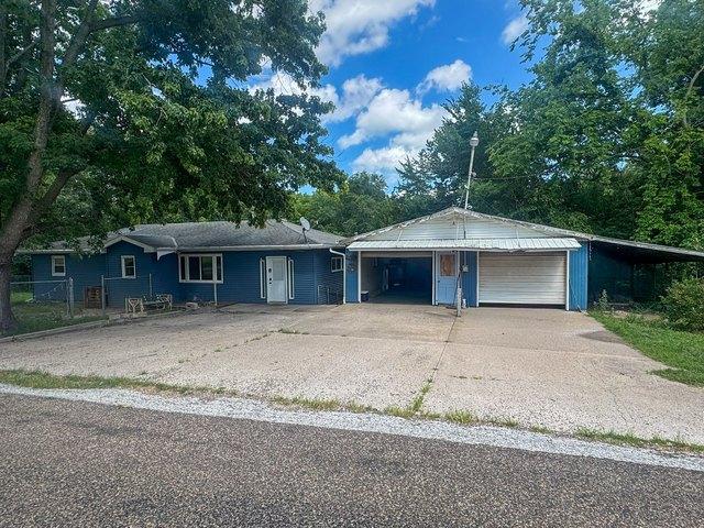 800 Shady Acres Ln, Quincy, IL 62305