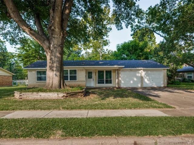 800 Sherwood Dr, Arlington, TX 76013