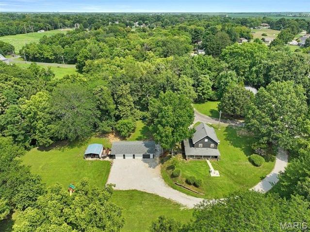 800 Spring St, Gillespie, IL 62033