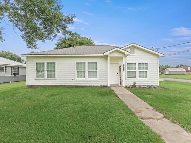 800 Sudduth Dr, Bridge City, TX 77611