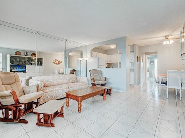800 SW 10th Ter Unit 20T, Hallandale Beach, FL 33009