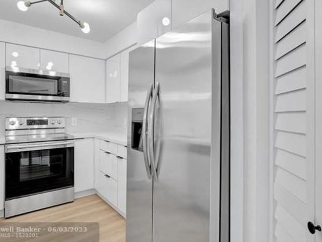 800 SW 142nd Ave Unit #302 N, Pembroke Pines, FL 33027
