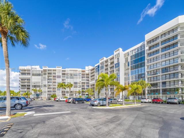 800 Parkview Dr, Unit 230, Hallandale Beach, FL 33009 | MLS #A11992