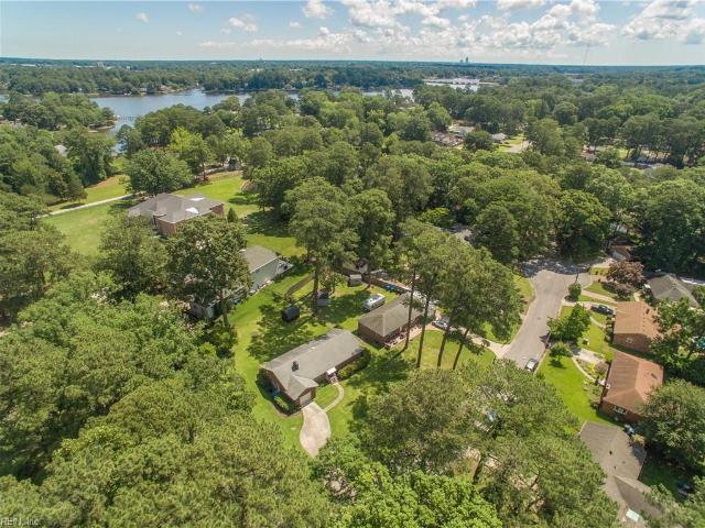 800 Pinecrest RD