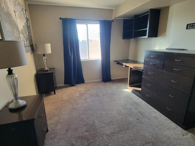 800 Room for rent
