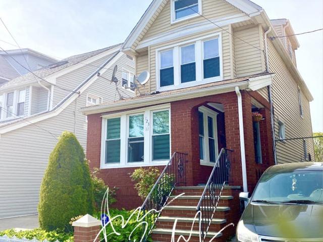 $800 Room in 4BR House