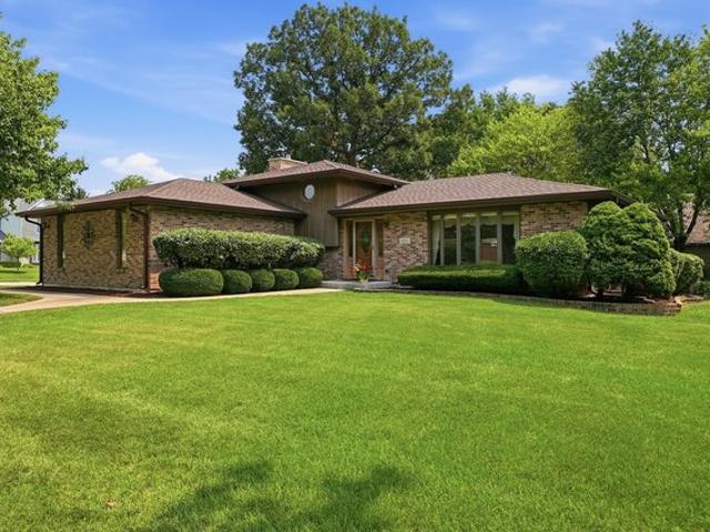 800 Ravinia Dr, Shorewood, IL 60404