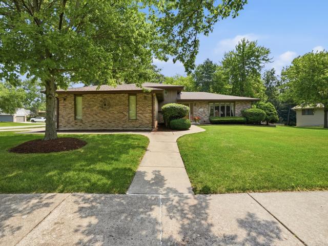 800 Ravinia Drive