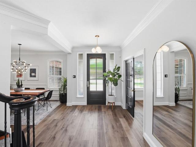 800 Renaissance Court