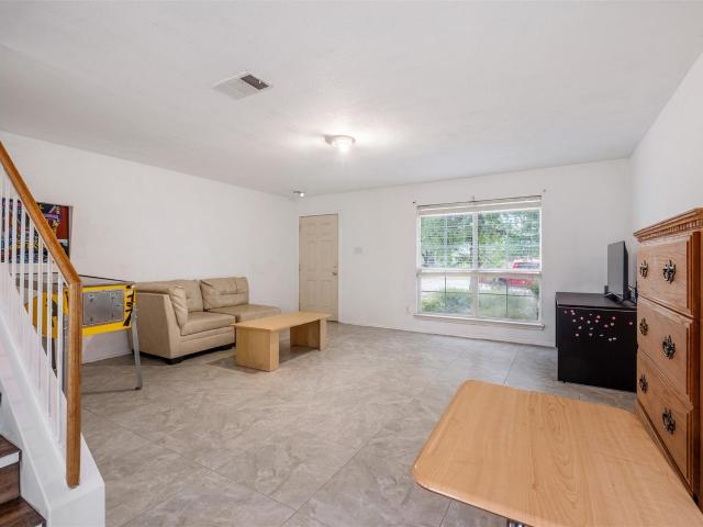 800 Rubles Ct