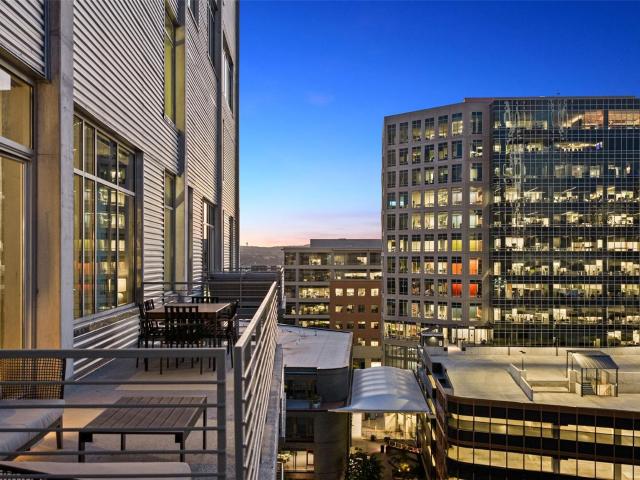 800 W 5th St # 1004