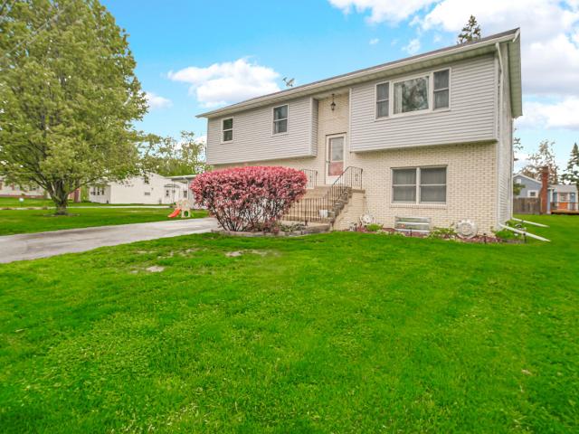 800 W 10th St, Hobart, IN 46342 | MLS #837979 | Compass