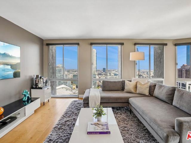 800 W 1st Street 2805