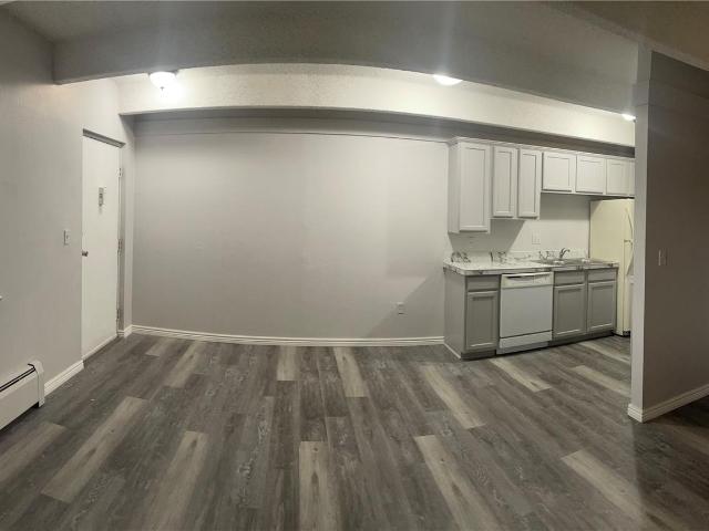 800 W Belleview Avenue # 303