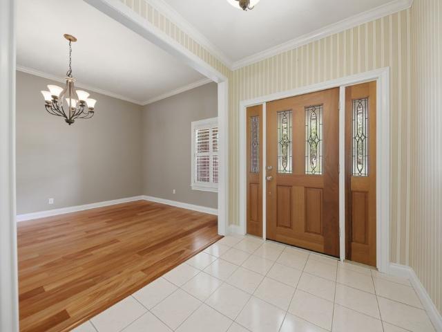 800 W Briarwood Drive