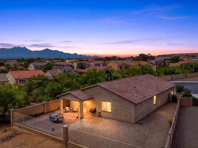 800 W Calle Moa, Sahuarita, AZ 85629