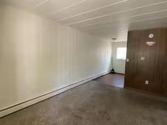 800 W Church St Apt 1. 800 W Church St