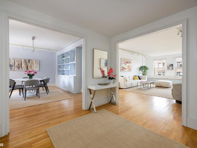 800 W END Avenue 14A