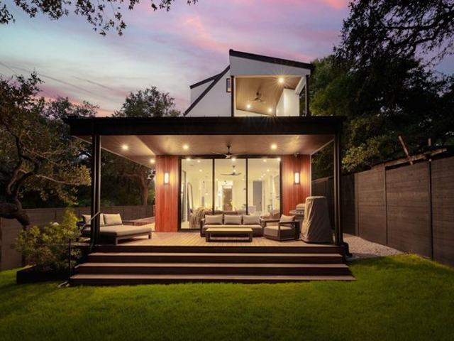 800 W James St, Austin, TX 78704