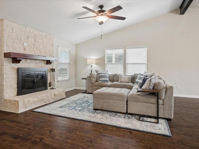 800 Woodland Way