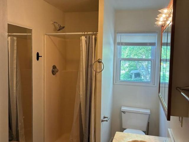 800 West 11th 5 Bedroom Apartment for Rent at 800 W 11th St, Bloomington, IN 47404