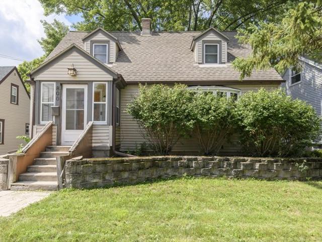 800 Western Ave, Waukesha, WI 53188