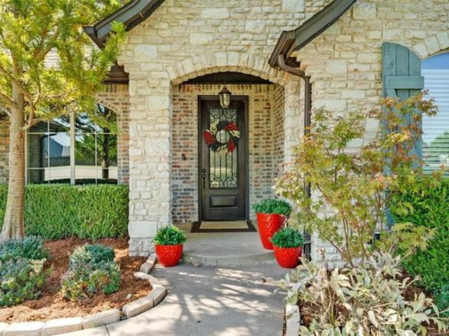 800 Tacoma Bridge Ct, Edmond, OK 73034