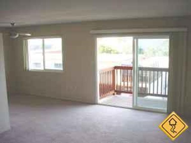 800ft Top Floor with Ocean View! Garage