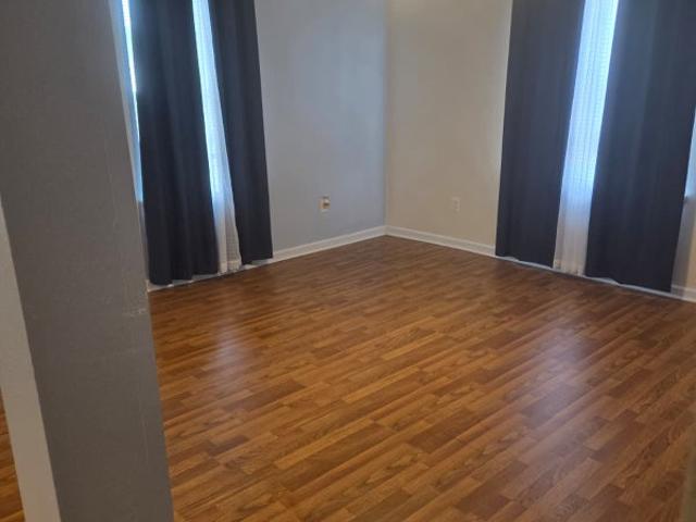 800/month, Bedroom in Duplex, Shared bathroom