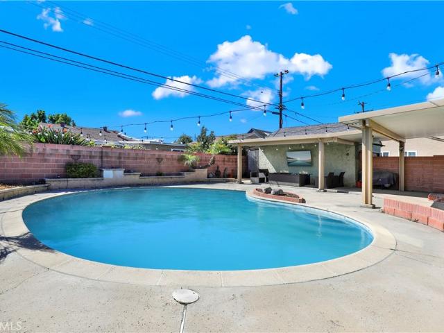 8014 Calendula Dr, Buena Park, CA 90620 | MLS #OC26040 | Compass