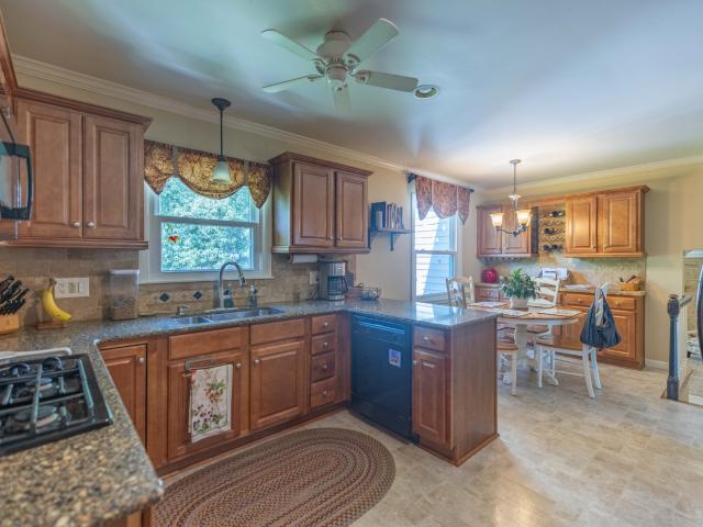 8014 Warner Rd