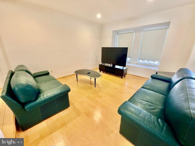 8015 Merry Oaks Court