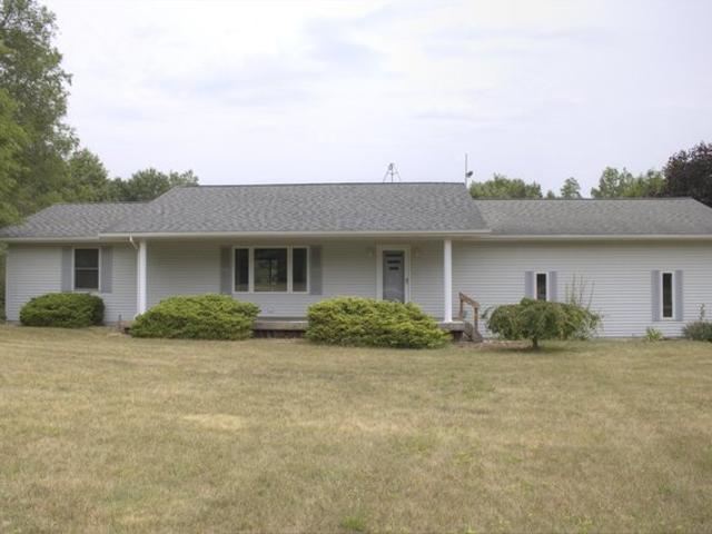 8015 E Sanders Rd, Vestaburg, MI 48891