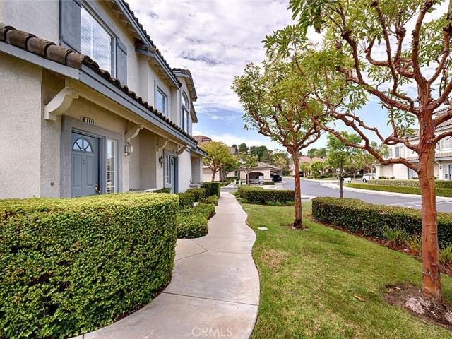 8015 E Treeview Court
