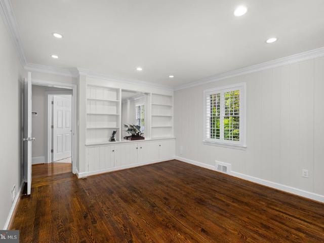 8015 Glendale Road