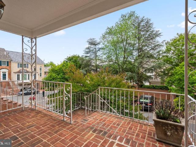 8015 Quarry Ridge Way