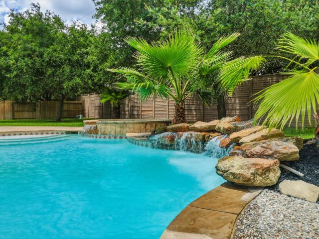 8015 Ravens Point Drive