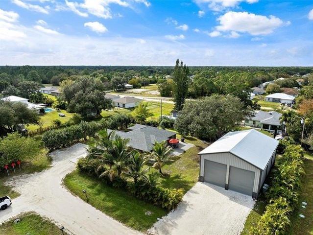 8015 97th Ct, Vero Beach, FL 32967